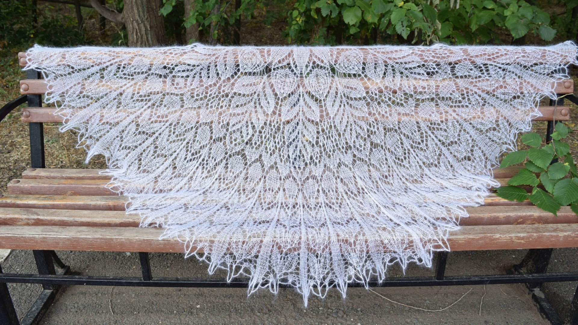 Шаль паутинка (готовая работа)