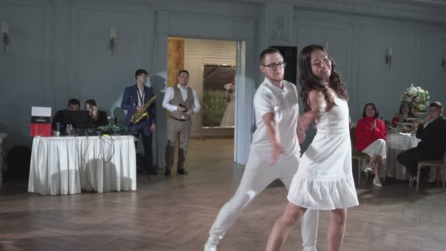 Никита и Арина клип