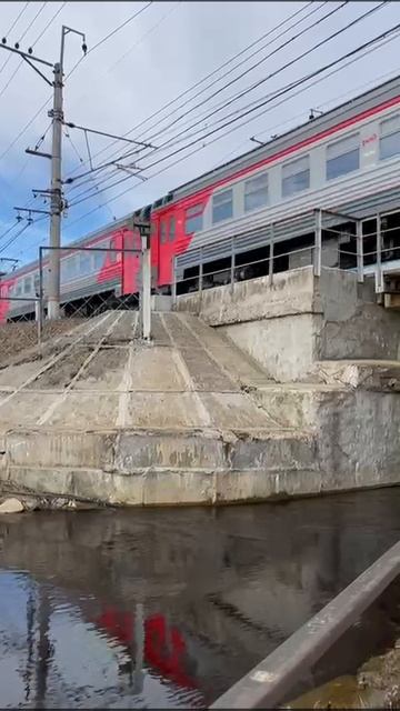 электропоезд ЭТ2М-131.mp4