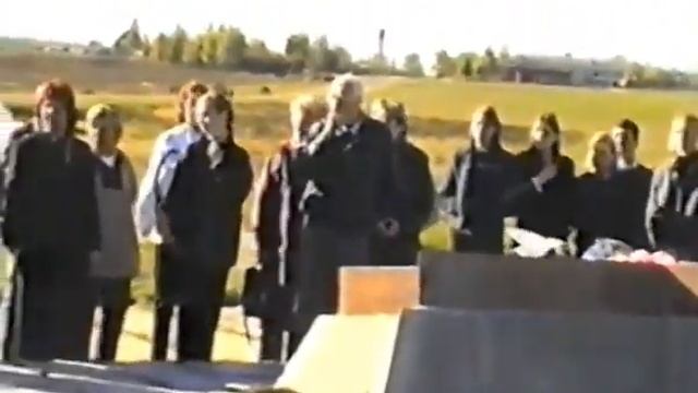 2000-10 Возложение венков с Сан Санычем