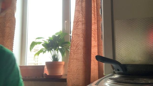 Готовим двухстороннею яичницу