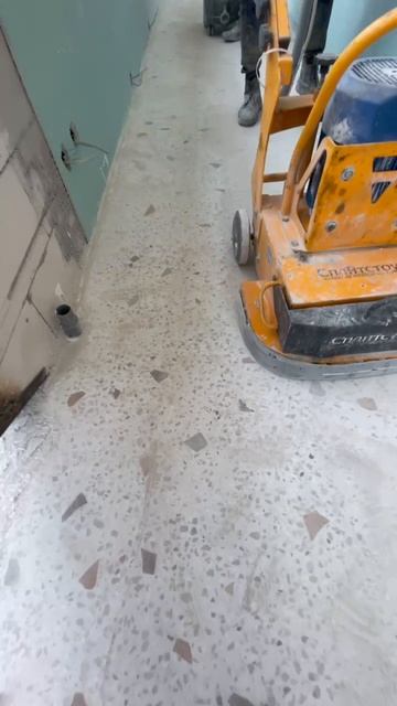 Ресторан Аркадия Новикова / полы и столешницы терраццо с цветной брекчией от Домаск™