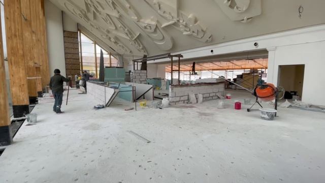 Ресторан Аркадия Новикова / полы и столешницы терраццо с цветной брекчией от Домаск™