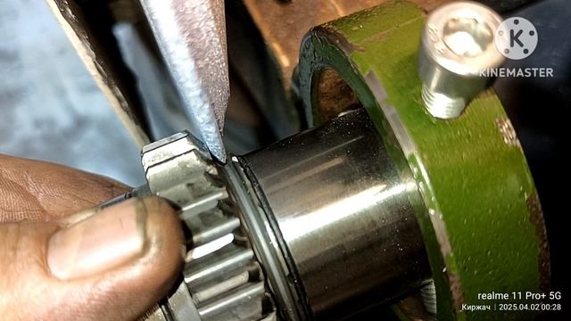 3У10В , приспособление для правки круга под углом на круглошлифовальном станке.