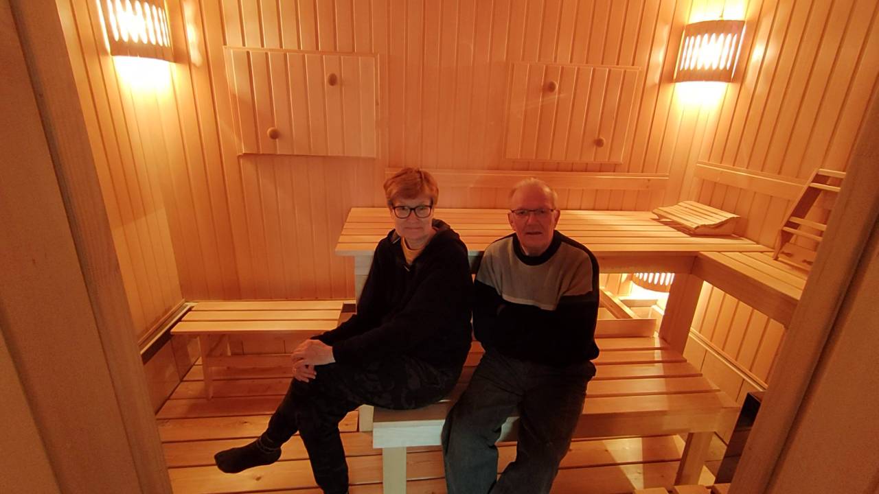 Деревенское "открытие" в области медицины, настил в парилке бани и куча градусников. Апрель 2025