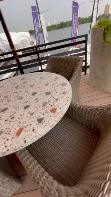 Ресторан Аркадия Новикова / полы и столешницы терраццо с цветной брекчией от Домаск™