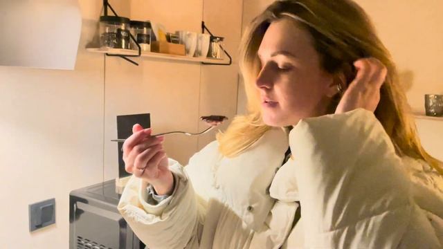 Отдых в глэмпинге с камином и панорамным окном на реку