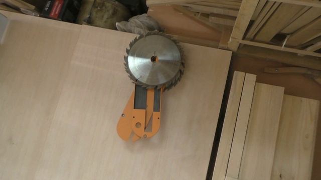 Клею сегментные кольца и показываю на чём их нарезаю.