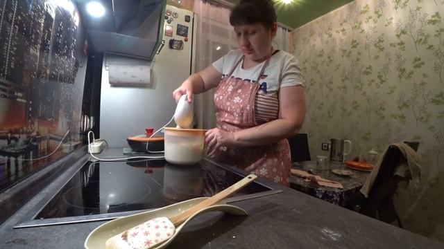 СЕМЕЙНЫЙ ВЛОГ/ ГОТОВКА,УБОРКА, ГОТОВКА И ТАК ВЕСЬ ДЕНЬ / МУКБАНГ- СЫРНИКИ