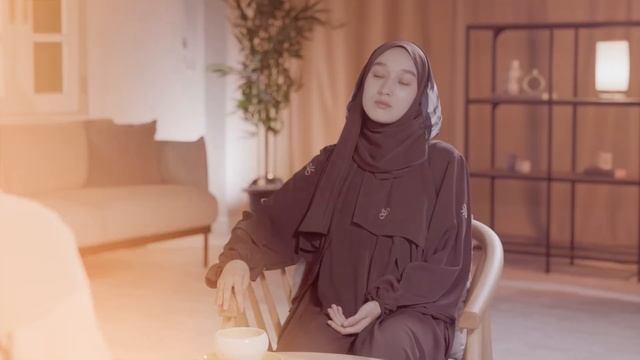 ПОПАЛА В КОНЦЕНТРАЦИОННЫЙ ЛАГЕРЬ ЗА ЧТЕНИЕ КОРАНА! История Нафисы заставит вас плакать.