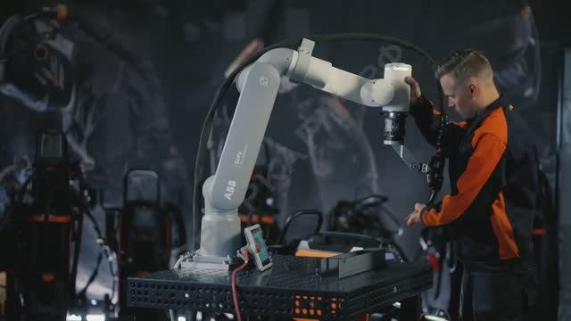 Полуавтомат для MIG-MAG сварки Kemppi X5 FastMig Cobotic Welding Сварка с коботом