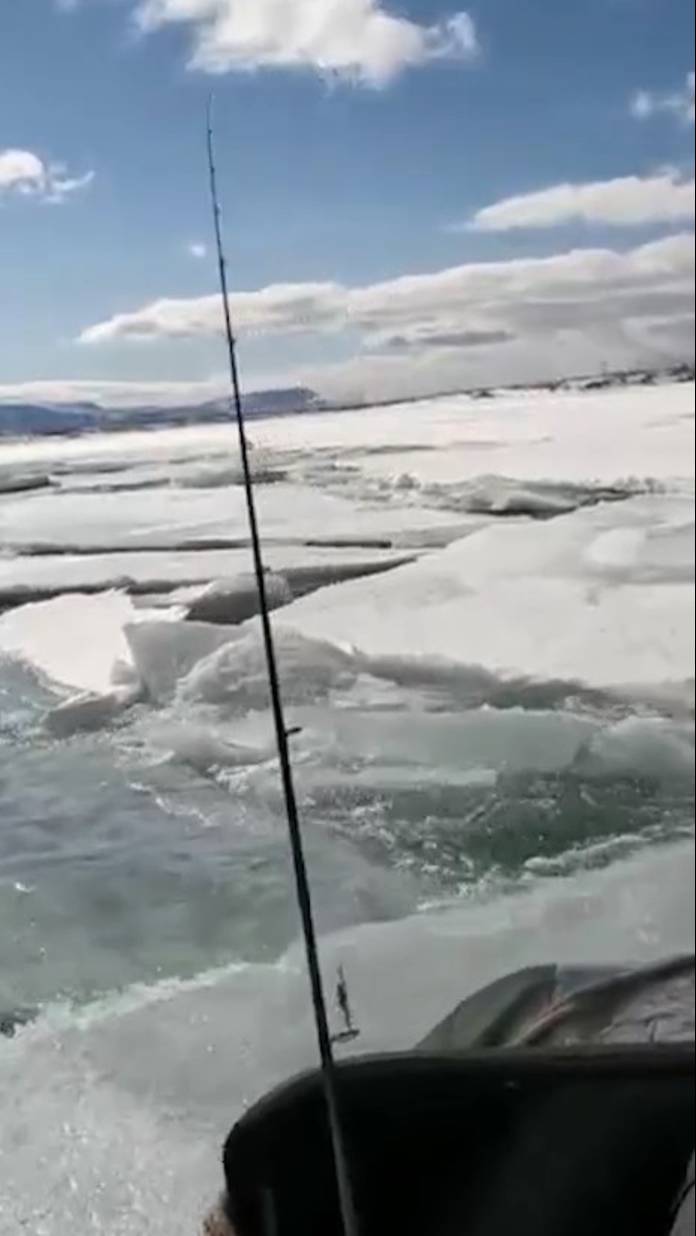 Лед тронулся, а мы на рыбалку на аэролодке!