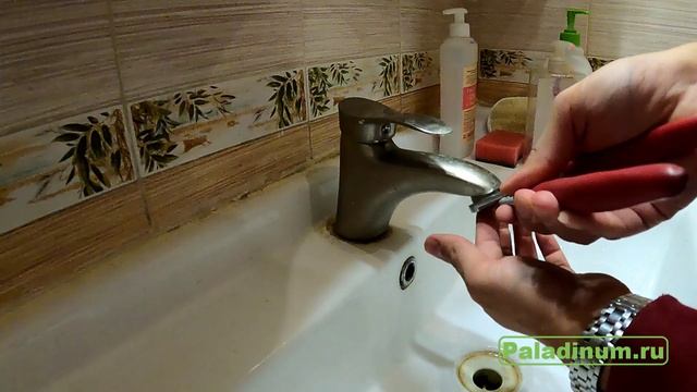 Плохой напор из крана? Чистим кран от мусора