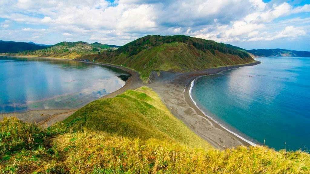 Здесь имён переплетенье