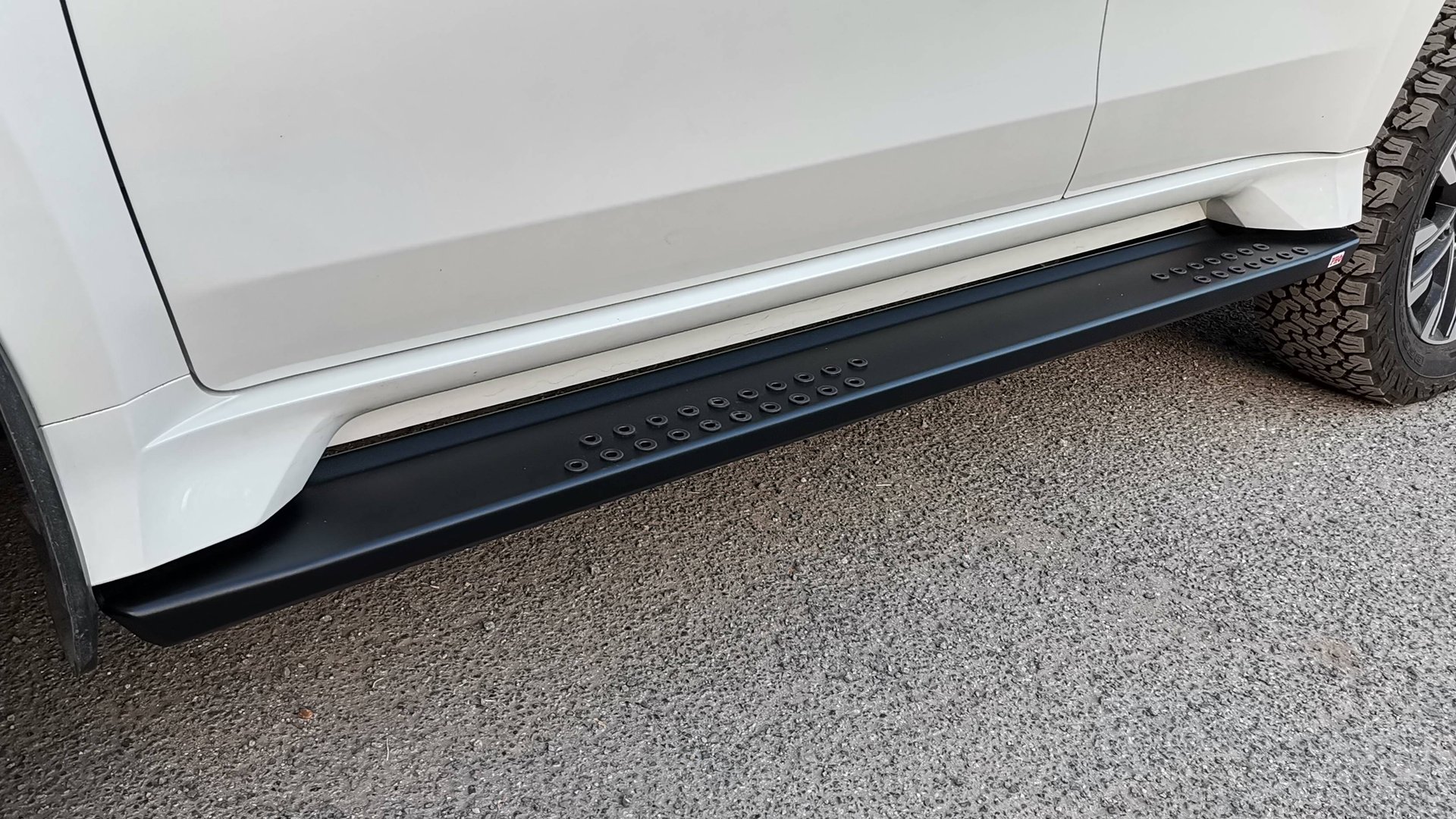 Силовые пороги РИФ на MPS 3: обзор и установка