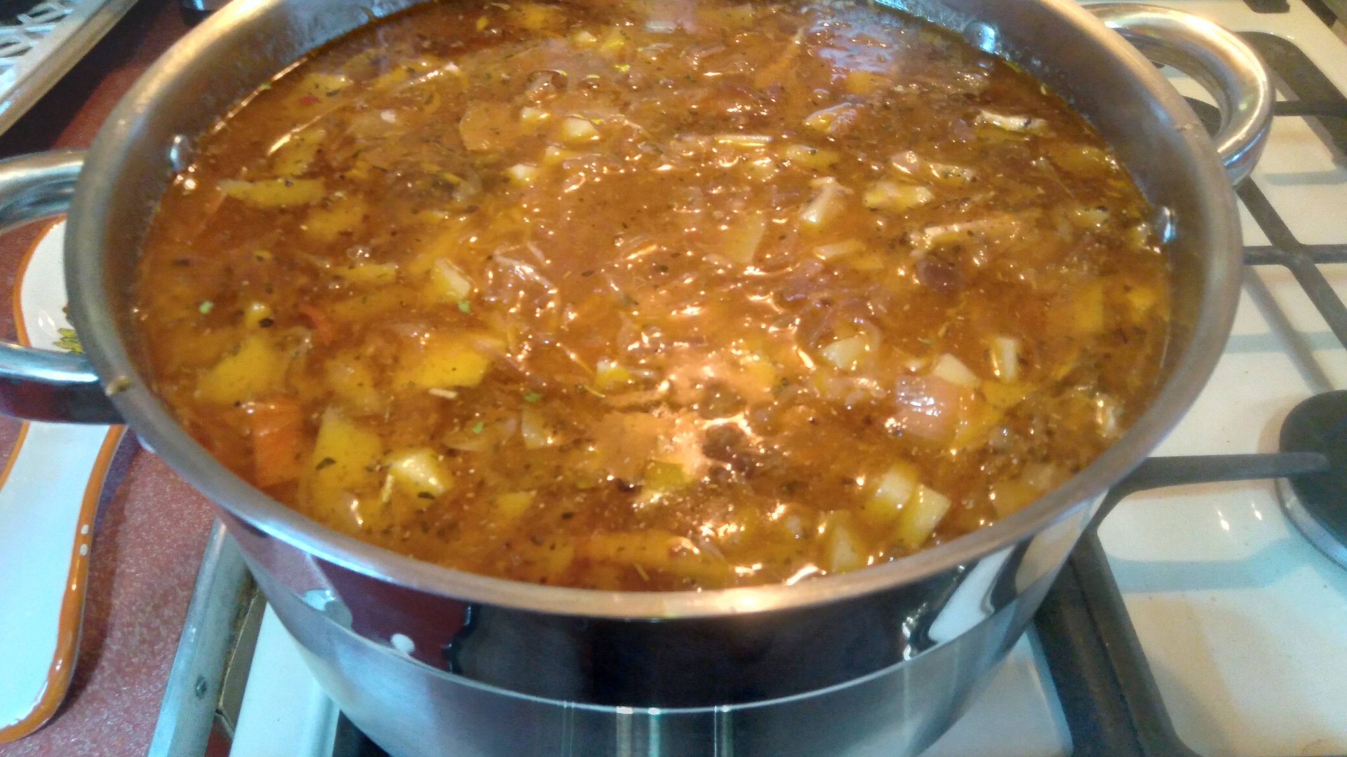 Борщ с куриными потрохами и грибами на маринованной капусте