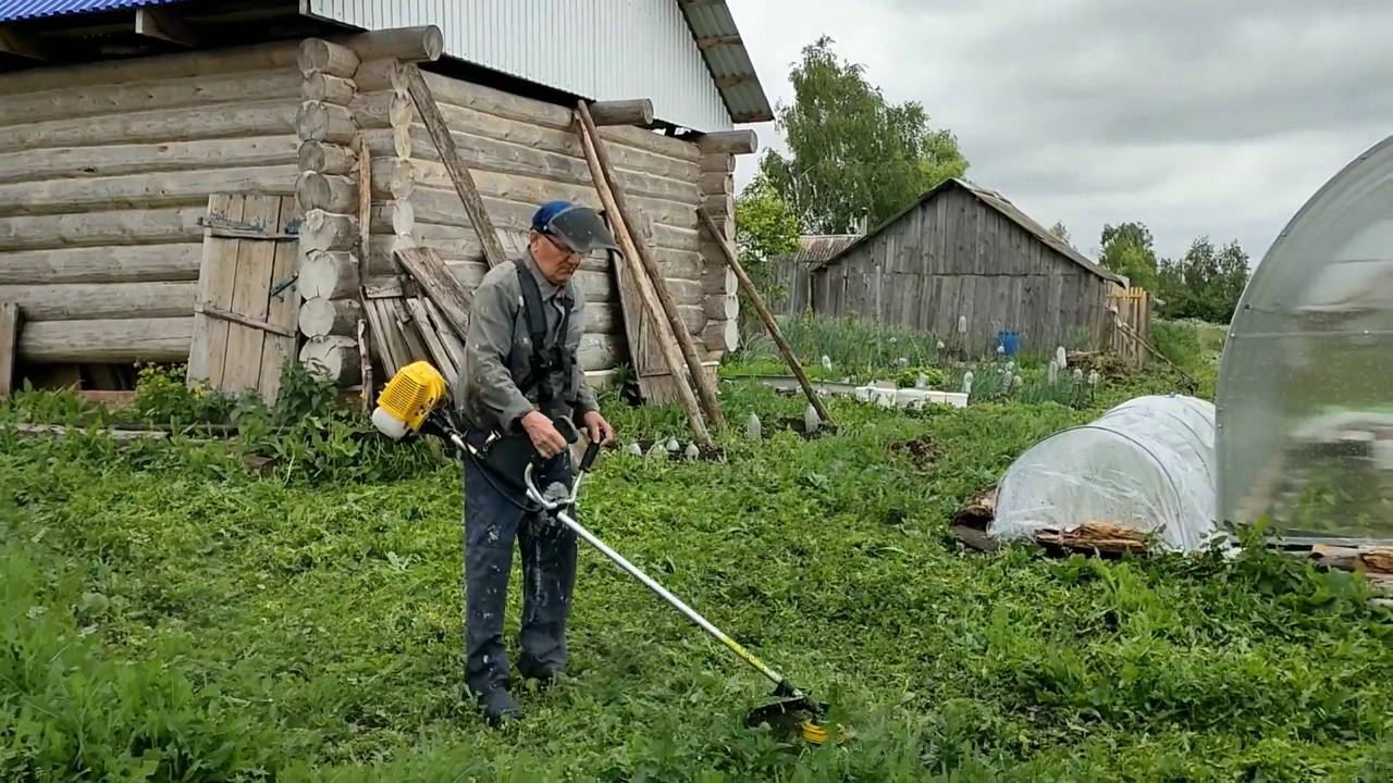 Архив 2023 г. Тучи без дождя. Боремся с зарослями. Пробуем воду из еще одного родника. Деревня, июнь