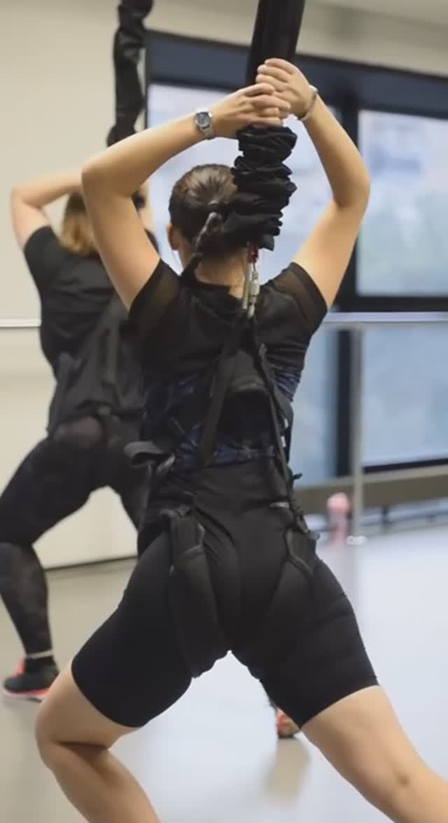 Групповое направление "Банджи" в фитнес-центре "Гараж"