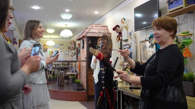 ГОСТИ ТЕАТРА (АССОЦИАЦИЯ ПО ЭТИКЕТУ)