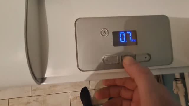 Падает давление в двухконтурном газовом котле. Давление резко поднимается при включении котла.