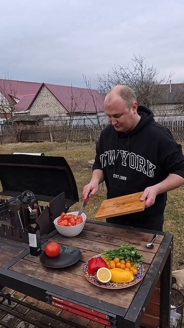 Быстрый и вкусный салат к шашлыку! #рецепт #салат #готовканаприроде