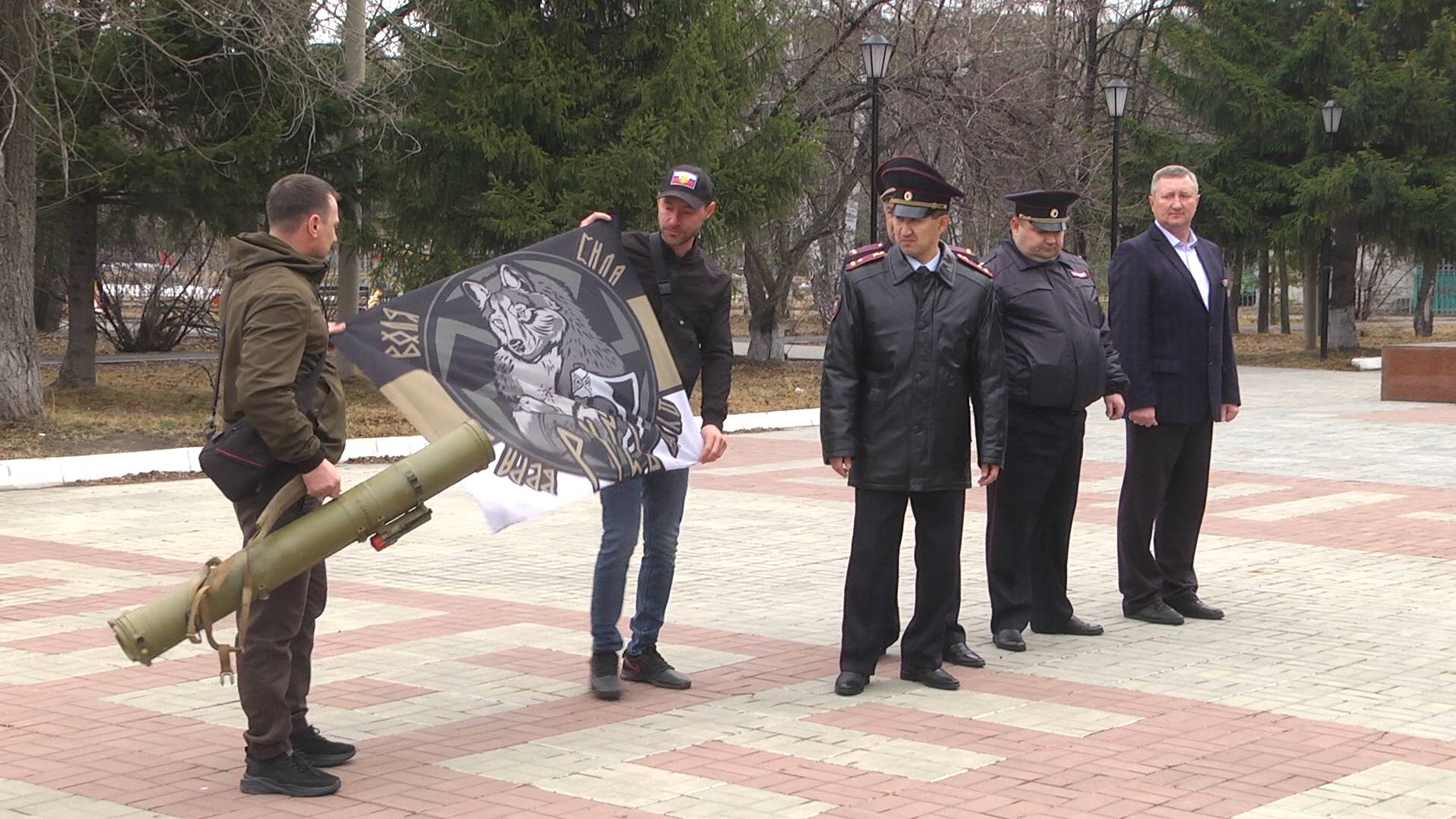 Зауральцы привезли с линии фронта домой «приветы» и трофеи