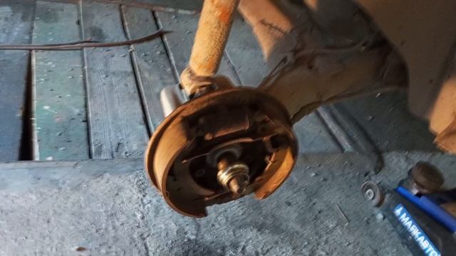 Замена задней ступицы колеса на Гранте