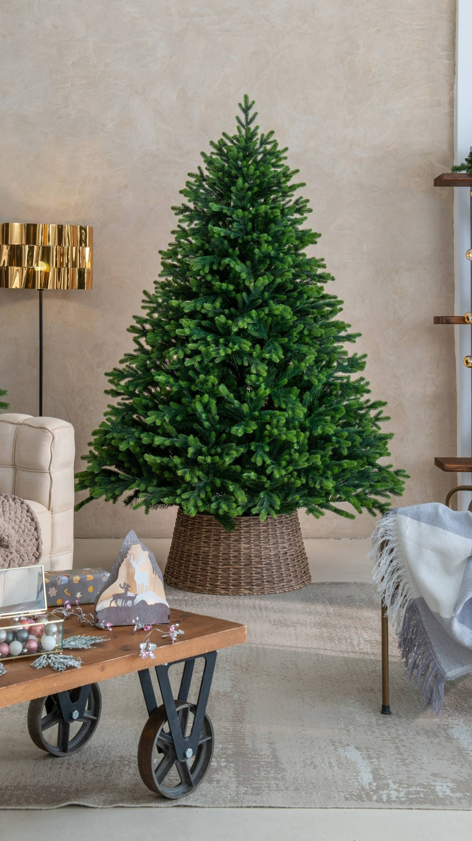 Искусственная елка Венецианская 150-180-210-240-270-300 см., Литая хвоя+ПВХ, ЕлкиТорг