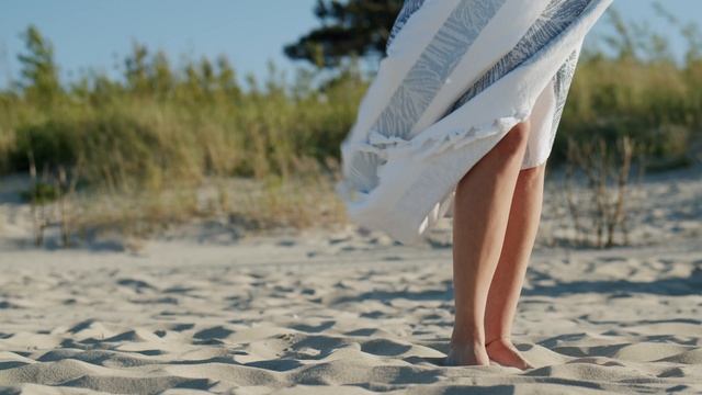 8370088-uhd_4096_2160_25fps