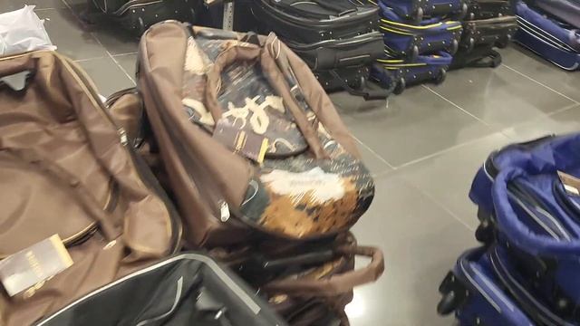 Поступление большой коллекции чемоданов
