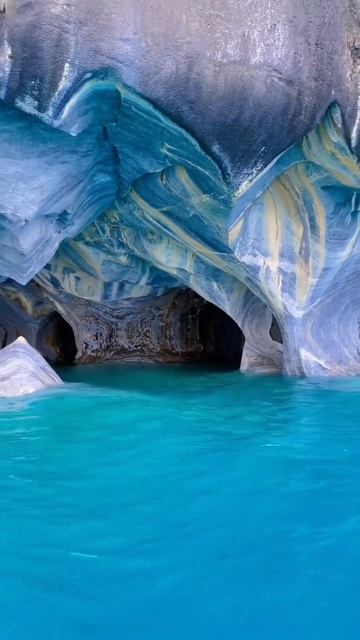 Мраморные пещеры Cuevas de Marmol