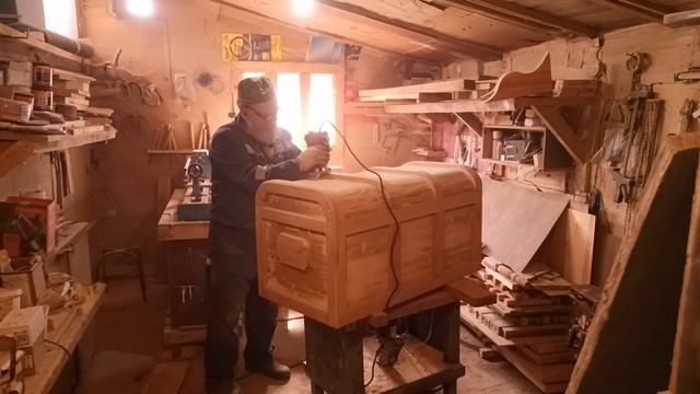 Сундук. Делаю сундук еще красивее...