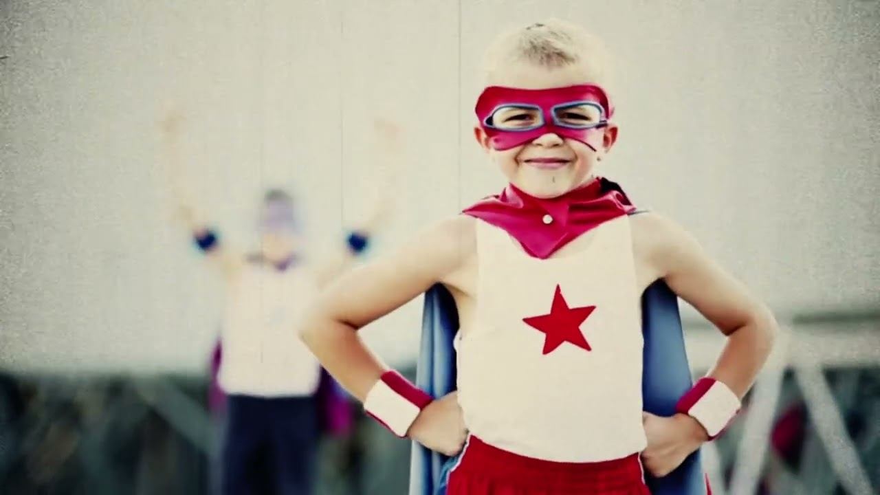 Спать на потолке - Супергерой (ИИ видео)