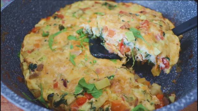 Фриттата с картофелем и овощами