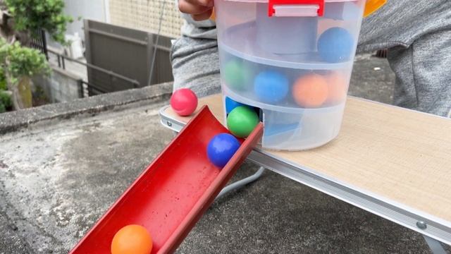 Гонки шариков! Трасса ручной работы! Логические игры для детей