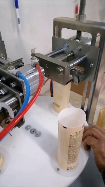 Запайка тубы ламинатной PBL запайщиком туб ЗТНУ-50