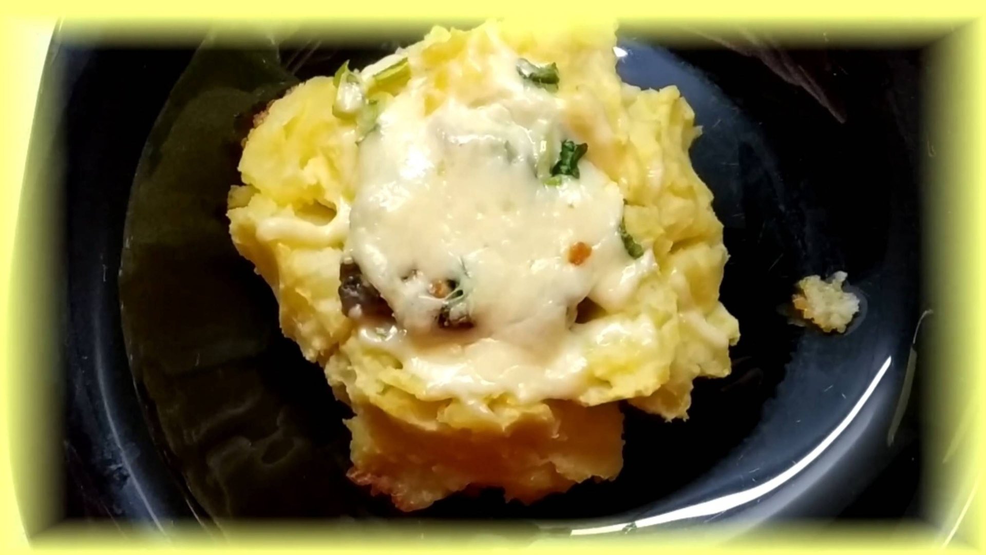 Картофельные гнезда с грибами и сыром