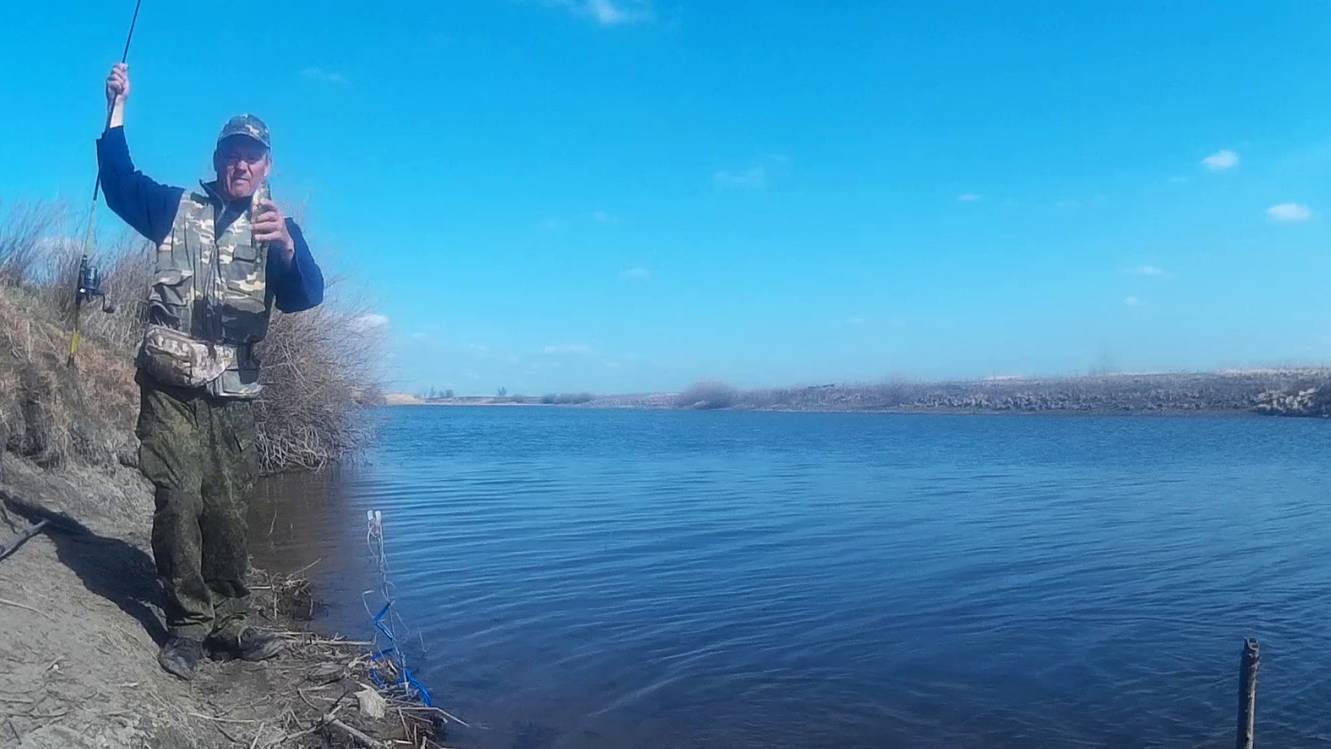 За щукой в пойму с супругой на ерик Петлеватый отводной рулит.