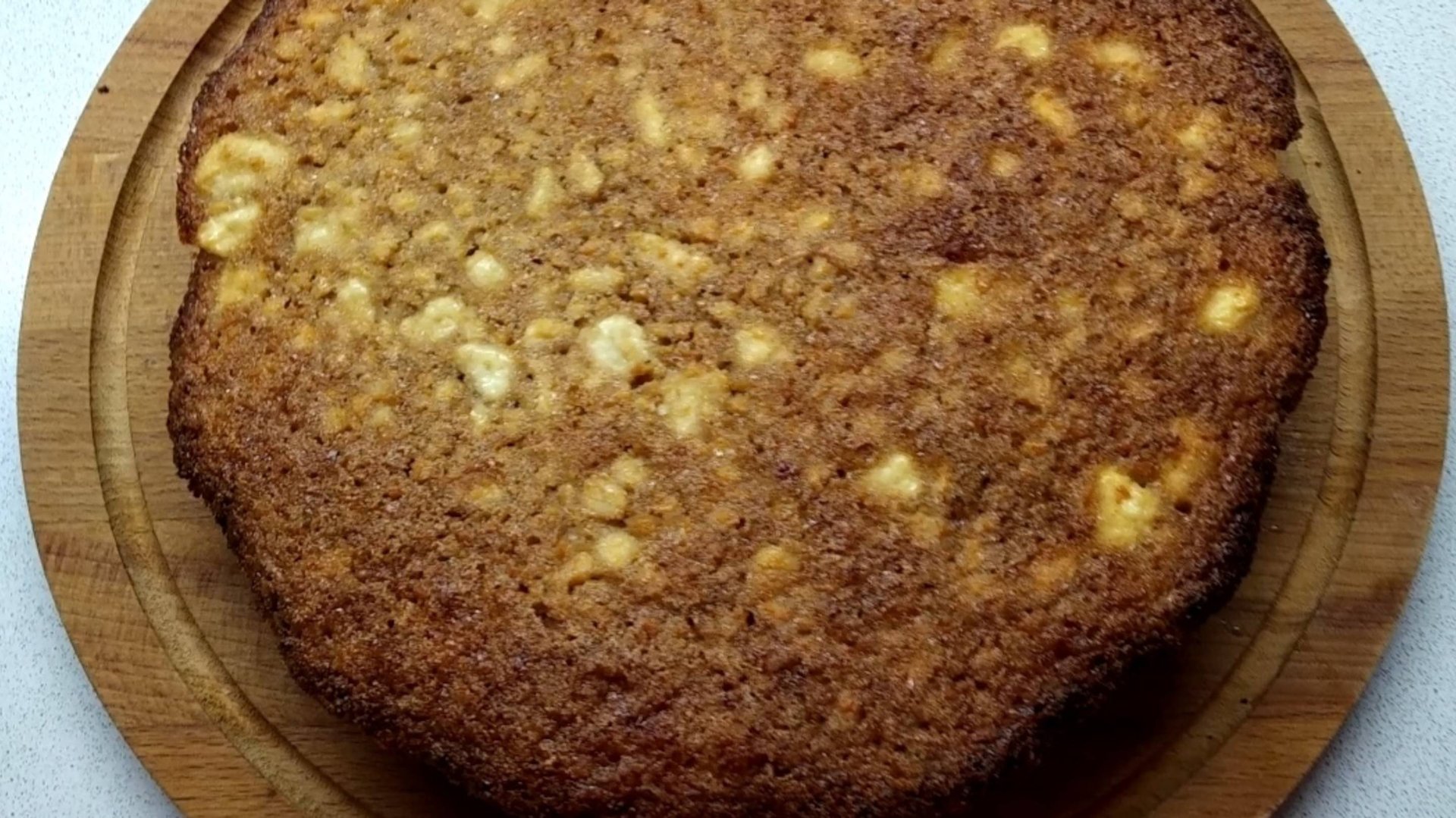 Вкусный творожный манник с клубничным вареньем