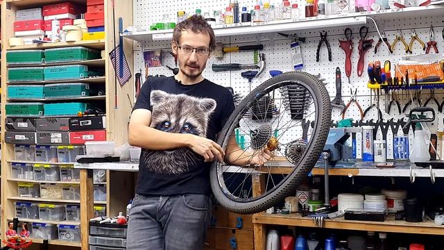 Как снять трещотку с колеса?