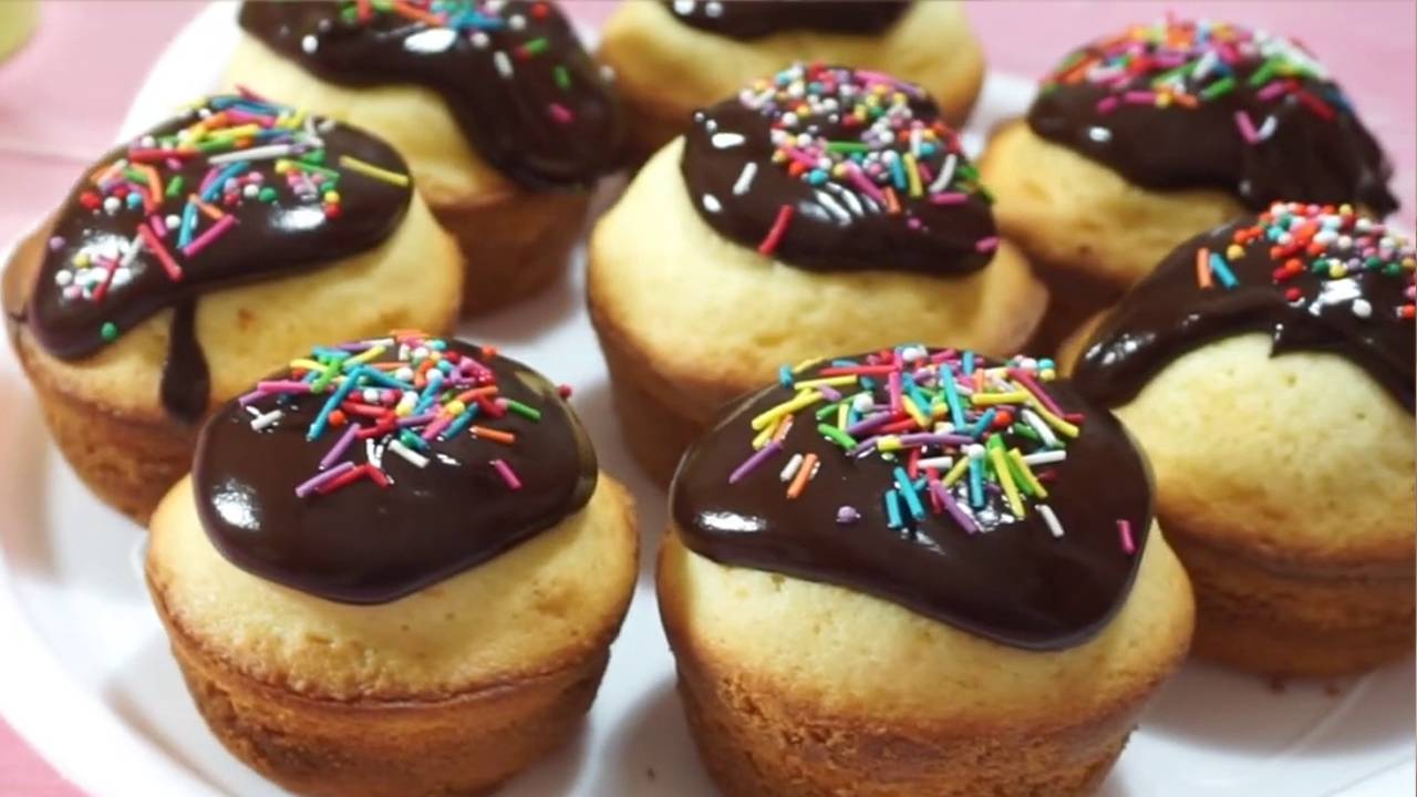 Рецепт простых кексов с заварным кремом и шоколадом. Вкусно и просто!