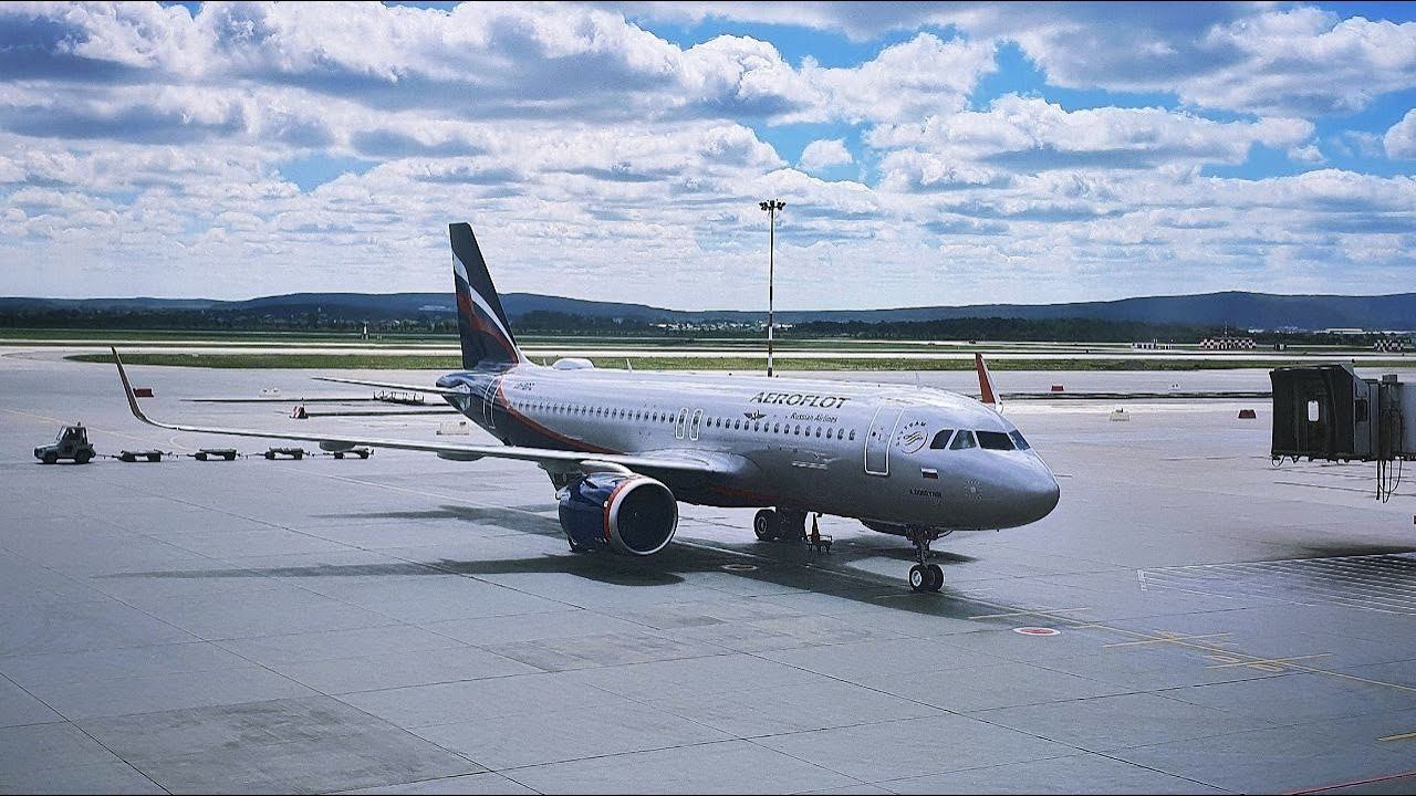 Из Еката на Airbus A320 NEO Добрынин (4K)