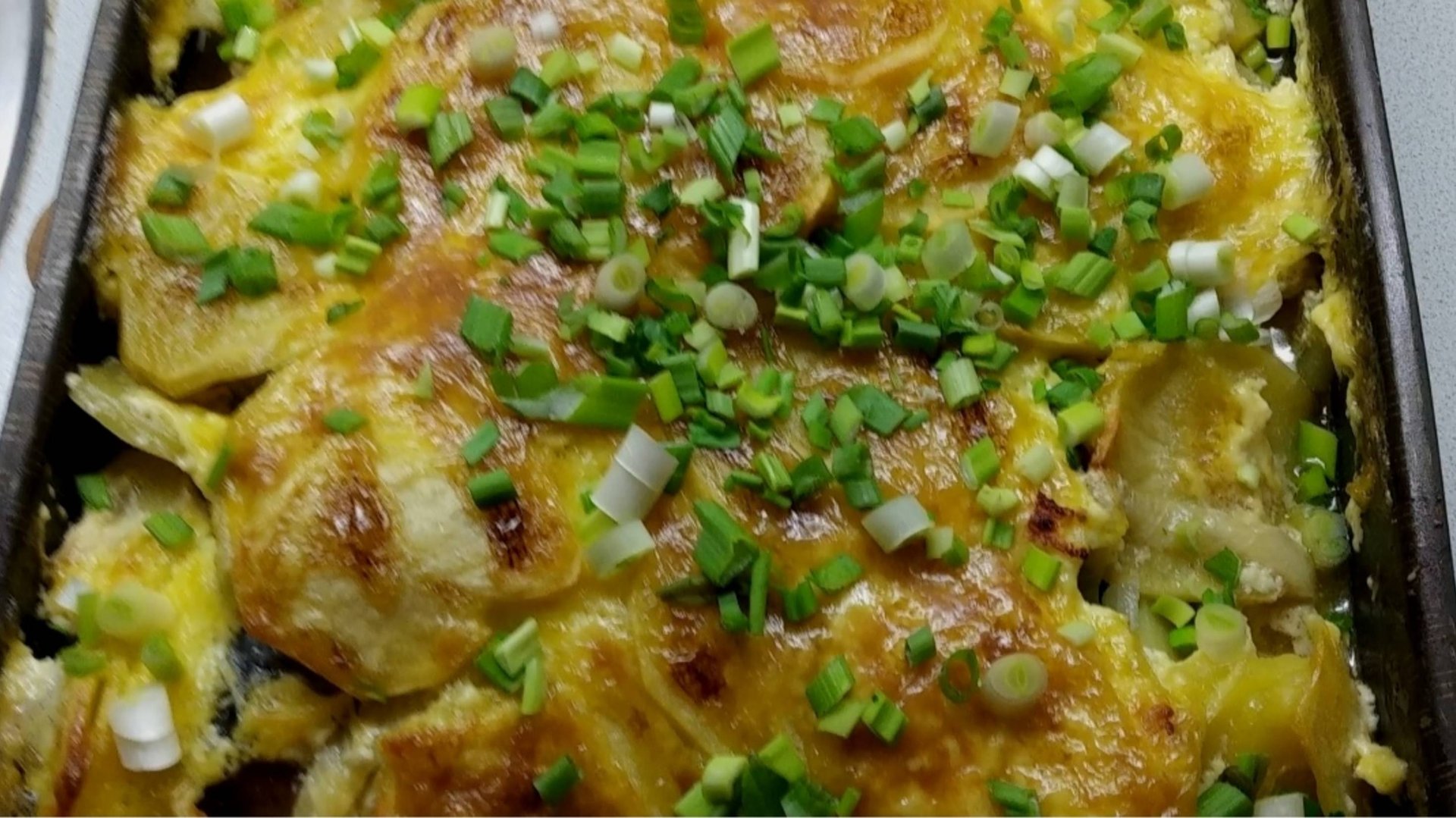 Вкуснейшая запеченая картошечка с рыбой в духовке