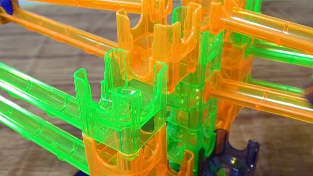 Эксперимент для детей! Увлекательный бег шариков по трассе ASMR ☆ Головоломка из прозрачных кубиков-