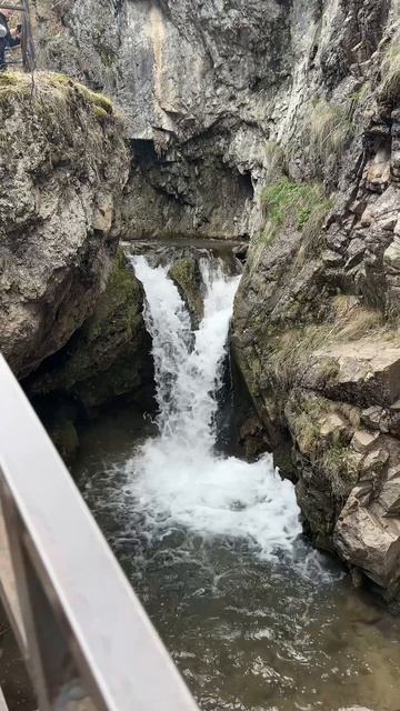 Прогулка по Медовым Водопадам КЧР. 1/04/25