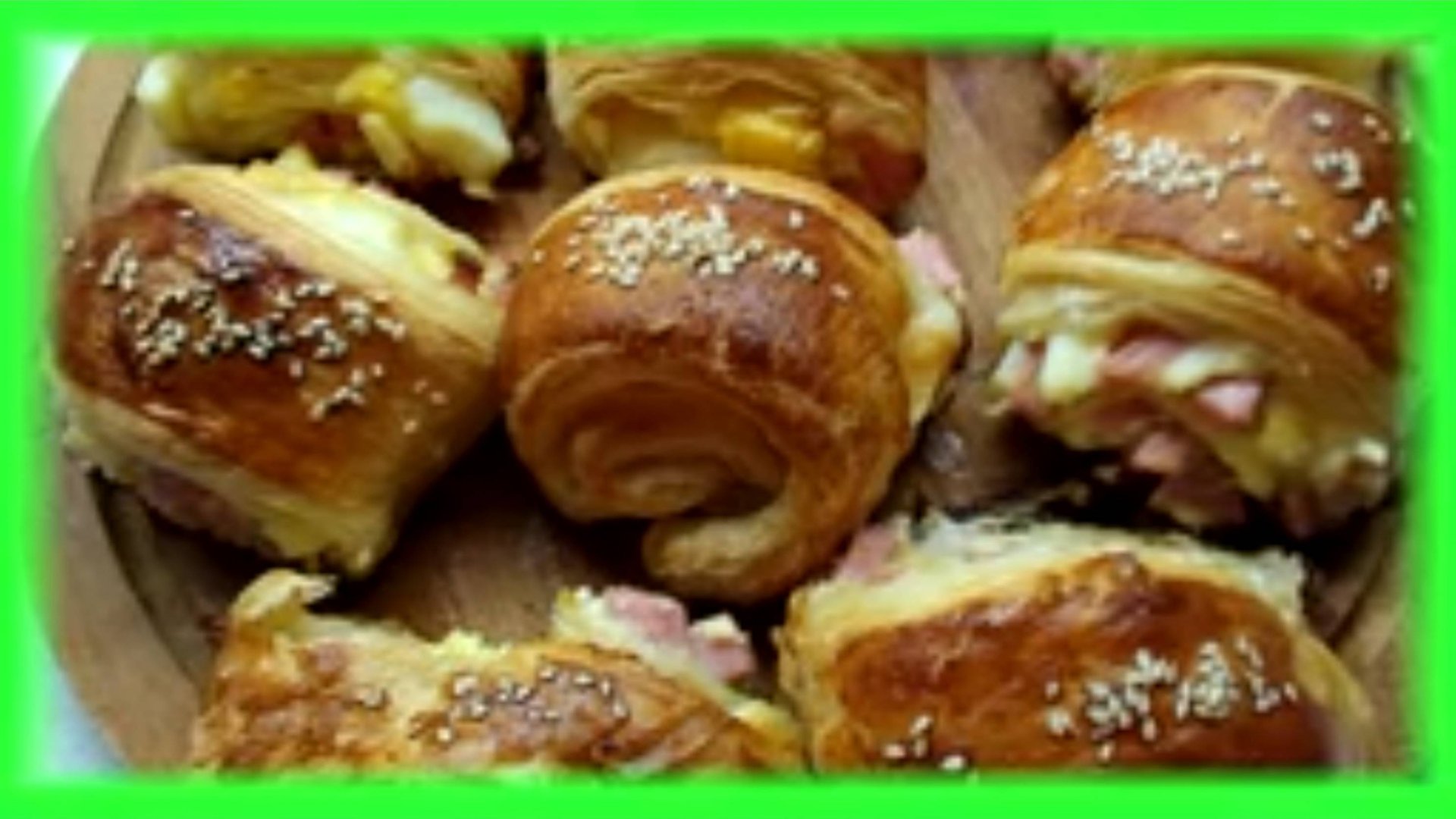 Рулетики с яйцом и колбасой