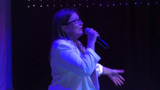 Славная девчонка - музыка и поёт Виктория Полинская, слова Валентина Полинская