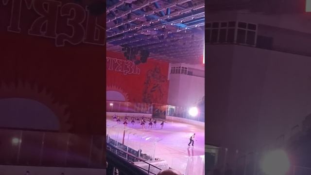 ШОУ НА ЛЬДУ