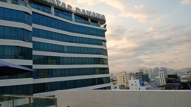 Дананг, Вьетнам, вид из бассейна на крыше,  Danang, Vietnam, 16 февраля,  Đà Nẵng