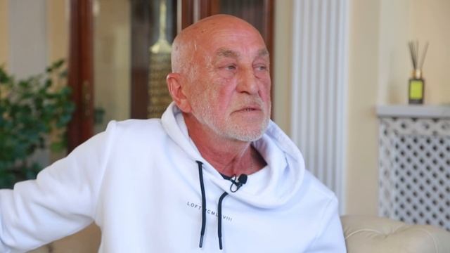 Художник Юрий Николаев, Санкт-Петербург